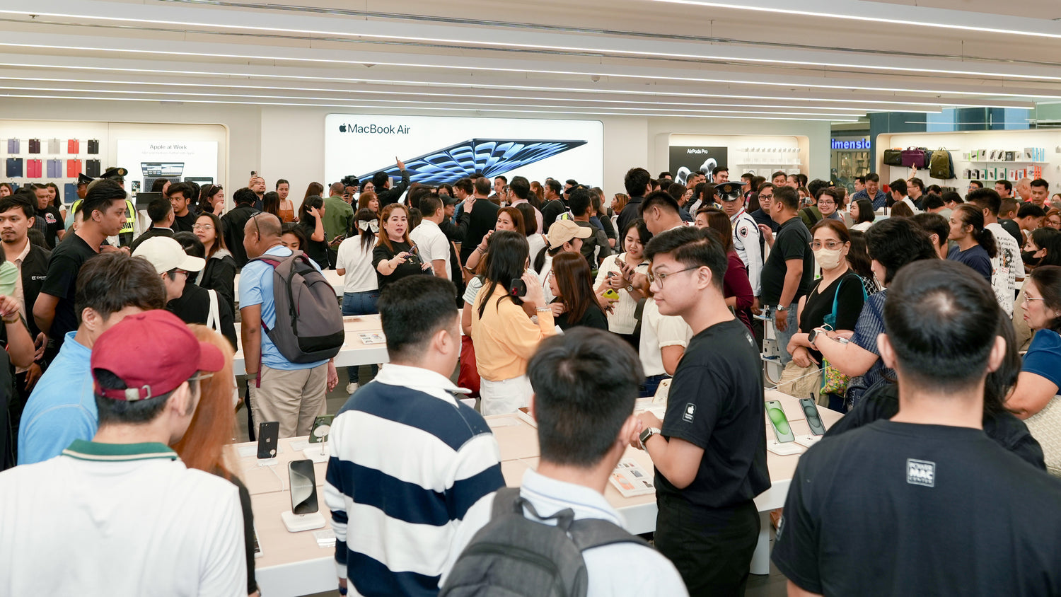 SM Megamall Apple Premium Partner Store | Power Mac Center